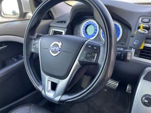 Black Volvo V70 2013 in Jurmala, with an engine capacity of 2.00 L and mileage of 0 thousand km for 6950 €, photo 11 on AUTOMOTO.COM.LV