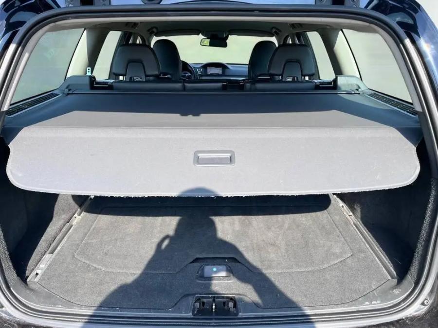 Black Volvo V70 2013 in Jurmala, with an engine capacity of 2.00 L and mileage of 0 thousand km for 6950 €, photo 13 on AUTOMOTO.COM.LV
