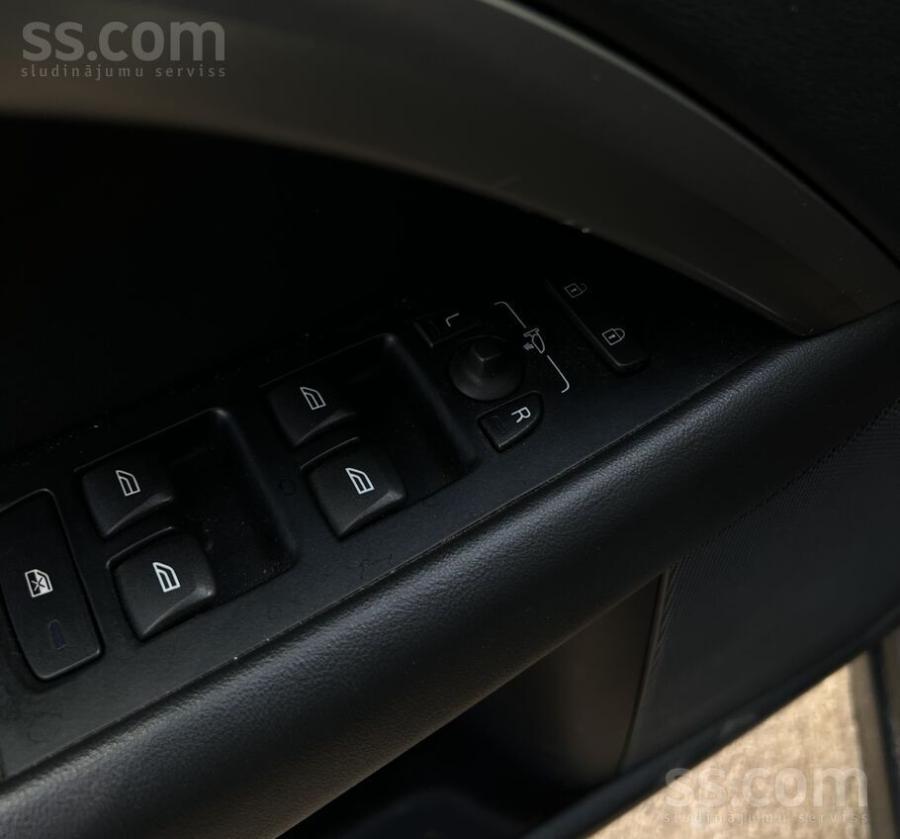 Melns Volvo V70 2013 Ogre, ar dzinēja tilpumu 2.00 L un nobraukumu 296 tūkst. km par 5500 €, foto 13 vietnē AUTOMOTO.COM.LV