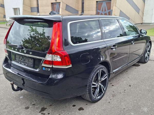 Melns Volvo V70 2013 Ukmergė, ar dzinēja tilpumu 1.98 L un nobraukumu 324 tūkst. km par 5950 €, foto 3 vietnē AUTOMOTO.COM.LV
