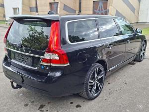 Melns Volvo V70 2013 Ukmergė, ar dzinēja tilpumu 1.98 L un nobraukumu 324 tūkst. km par 5950 €, foto 4 vietnē AUTOMOTO.COM.LV