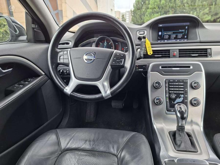Melns Volvo V70 2013 Ukmergė, ar dzinēja tilpumu 1.98 L un nobraukumu 324 tūkst. km par 5950 €, foto 8 vietnē AUTOMOTO.COM.LV