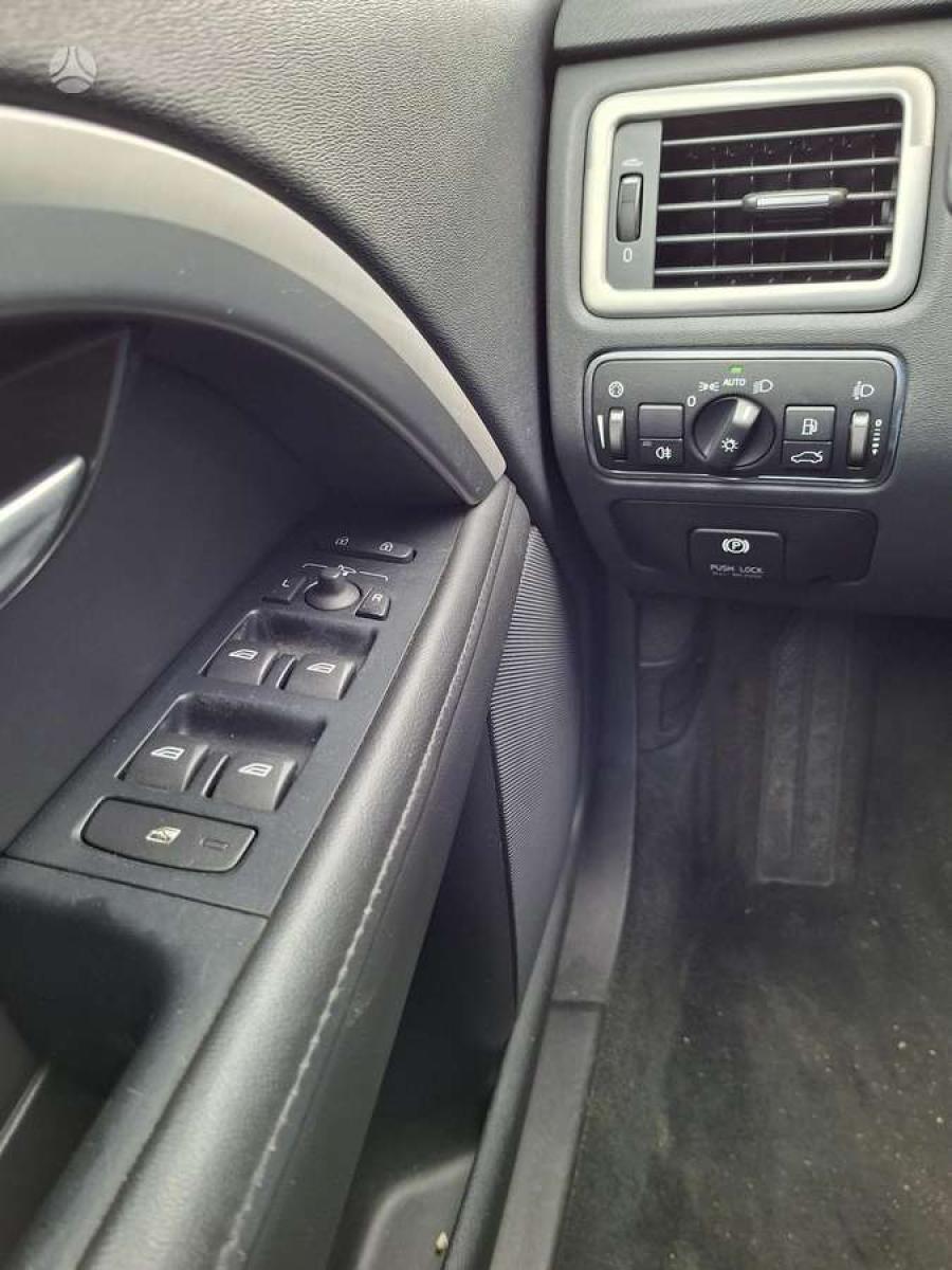 Melns Volvo V70 2013 Ukmergė, ar dzinēja tilpumu 1.98 L un nobraukumu 324 tūkst. km par 5950 €, foto 9 vietnē AUTOMOTO.COM.LV