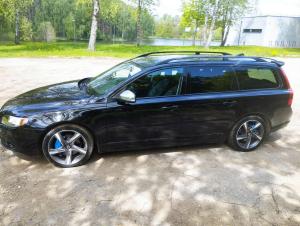Black Volvo V70 2013 in Plunge, with an engine capacity of 2.40 L and mileage of 248 thousand km for 6700 €, photo 6 on AUTOMOTO.COM.LV