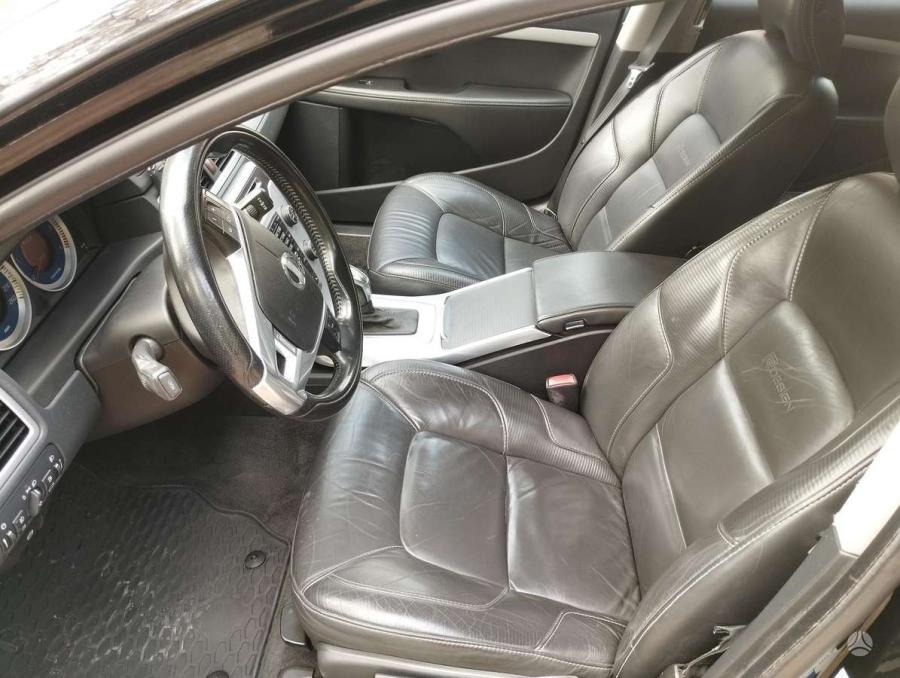 Black Volvo V70 2013 in Plunge, with an engine capacity of 2.40 L and mileage of 248 thousand km for 6700 €, photo 15 on AUTOMOTO.COM.LV