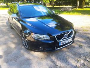 Black Volvo V70 2013 in Plunge, with an engine capacity of 2.40 L and mileage of 248 thousand km for 6700 €, photo 16 on AUTOMOTO.COM.LV