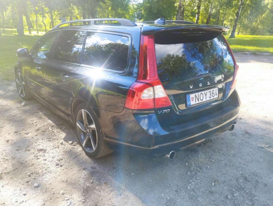 Black Volvo V70 2013 in Plunge, with an engine capacity of 2.40 L and mileage of 248 thousand km for 6700 €, photo 20 on AUTOMOTO.COM.LV