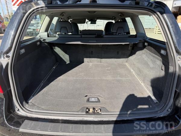 Black Volvo V70 2013 in Jurmala, with an engine capacity of 2.40 L and mileage of 251 thousand km for 7500 €, photo 7 on AUTOMOTO.COM.LV
