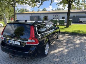 Black Volvo V70 2013 in Valmiera, with an engine capacity of 2.40 L and mileage of 320 thousand km for 7100 €, photo 5 on AUTOMOTO.COM.LV