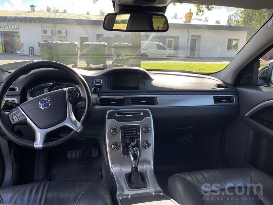 Black Volvo V70 2013 in Valmiera, with an engine capacity of 2.40 L and mileage of 320 thousand km for 7100 €, photo 10 on AUTOMOTO.COM.LV
