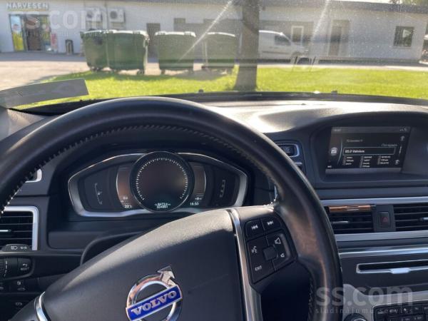 Black Volvo V70 2013 in Valmiera, with an engine capacity of 2.40 L and mileage of 320 thousand km for 7100 €, photo 11 on AUTOMOTO.COM.LV