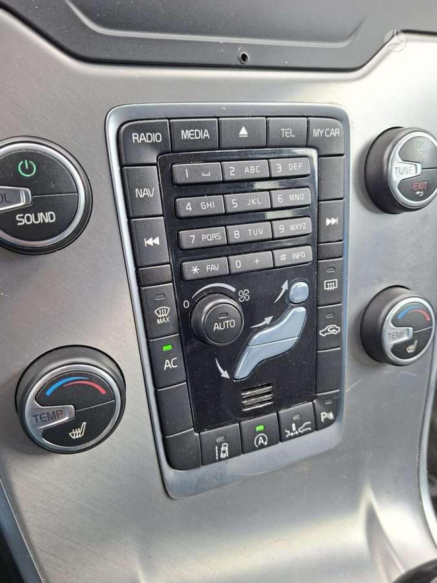 Melns Volvo V70 2013 Ukmergė, ar dzinēja tilpumu 1.98 L un nobraukumu 323 tūkst. km par 5500 €, foto 9 vietnē AUTOMOTO.COM.LV