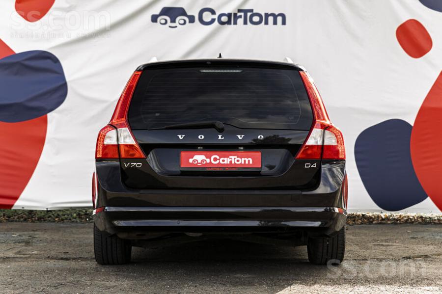 Black Volvo V70 2013 in Riga, with an engine capacity of 2.00 L and mileage of 281 thousand km for 7250 €, photo 6 on AUTOMOTO.COM.LV