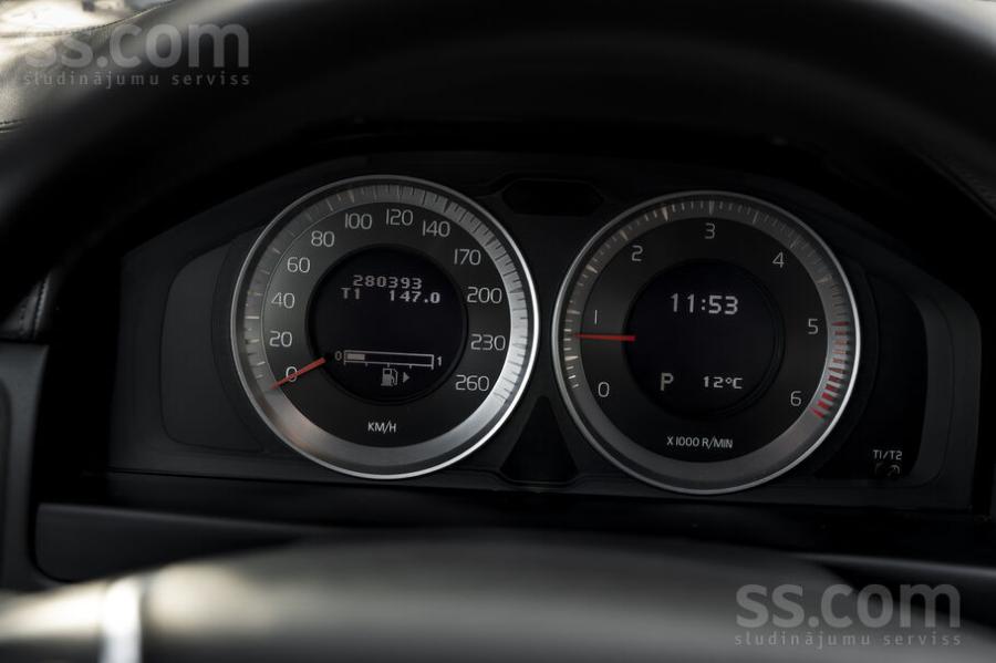 Black Volvo V70 2013 in Riga, with an engine capacity of 2.00 L and mileage of 281 thousand km for 7250 €, photo 18 on AUTOMOTO.COM.LV