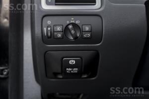 Black Volvo V70 2013 in Riga, with an engine capacity of 2.00 L and mileage of 281 thousand km for 7250 €, photo 20 on AUTOMOTO.COM.LV