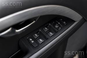 Black Volvo V70 2013 in Riga, with an engine capacity of 2.00 L and mileage of 281 thousand km for 7250 €, photo 21 on AUTOMOTO.COM.LV