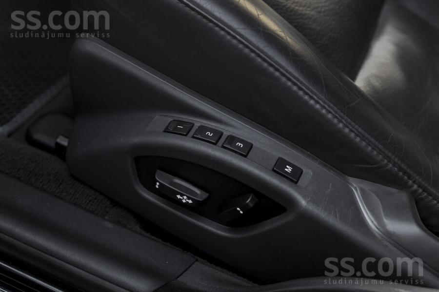 Black Volvo V70 2013 in Riga, with an engine capacity of 2.00 L and mileage of 281 thousand km for 7250 €, photo 22 on AUTOMOTO.COM.LV