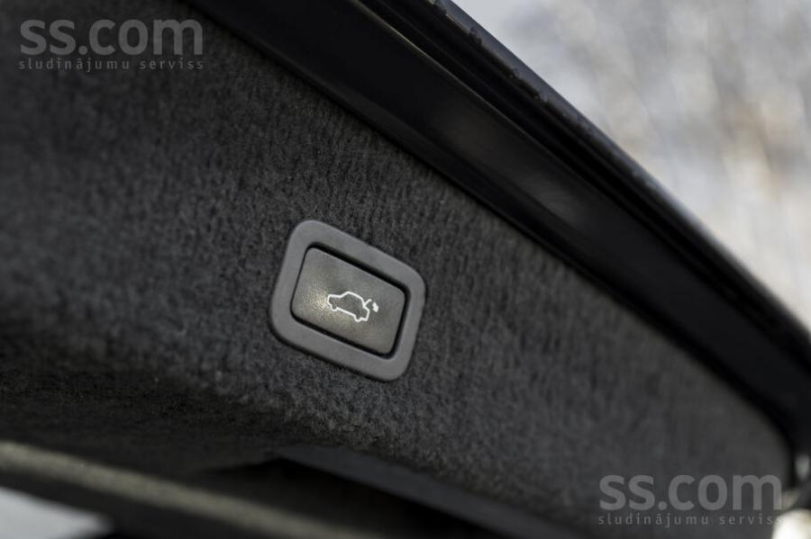 Black Volvo V70 2013 in Riga, with an engine capacity of 2.00 L and mileage of 281 thousand km for 7250 €, photo 26 on AUTOMOTO.COM.LV