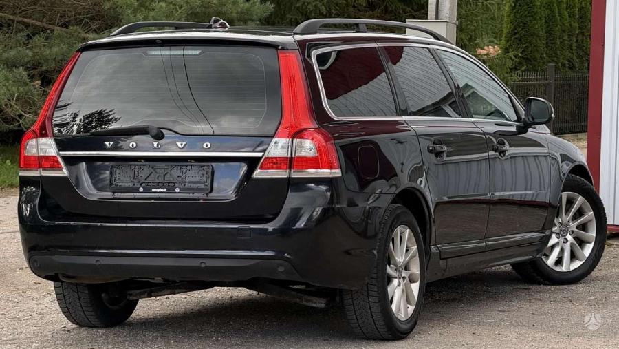 Black Volvo V70 2013 in Ukmerge, with an engine capacity of 1.98 L and mileage of 350 thousand km for 5900 €, photo 4 on AUTOMOTO.COM.LV