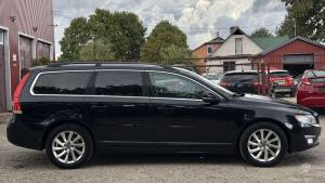 Black Volvo V70 2013 in Ukmerge, with an engine capacity of 1.98 L and mileage of 350 thousand km for 5900 €, photo 6 on AUTOMOTO.COM.LV