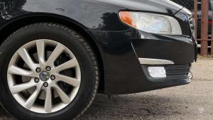 Black Volvo V70 2013 in Ukmerge, with an engine capacity of 1.98 L and mileage of 350 thousand km for 5900 €, photo 8 on AUTOMOTO.COM.LV