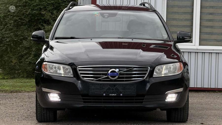 Black Volvo V70 2013 in Ukmerge, with an engine capacity of 1.98 L and mileage of 350 thousand km for 5900 €, photo 11 on AUTOMOTO.COM.LV