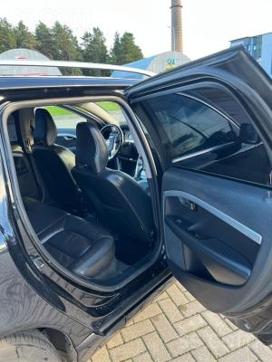 Black Volvo V70 2013 in Valmiera, with an engine capacity of 2.00 L and mileage of 450 thousand km for 4300 €, photo 5 on AUTOMOTO.COM.LV
