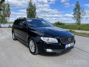 Black Volvo V70 2014 in Riga, with an engine capacity of 2.00 L and mileage of 299 thousand km for 4200 €, photo 2 on AUTOMOTO.COM.LV