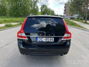 Black Volvo V70 2014 in Riga, with an engine capacity of 2.00 L and mileage of 299 thousand km for 4200 €, photo 6 on AUTOMOTO.COM.LV