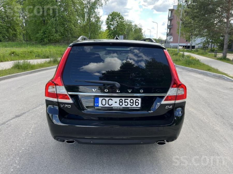 Black Volvo V70 2014 in Riga, with an engine capacity of 2.00 L and mileage of 299 thousand km for 4200 €, photo 6 on AUTOMOTO.COM.LV