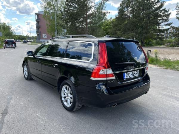 Black Volvo V70 2014 in Riga, with an engine capacity of 2.00 L and mileage of 299 thousand km for 4200 €, photo 7 on AUTOMOTO.COM.LV