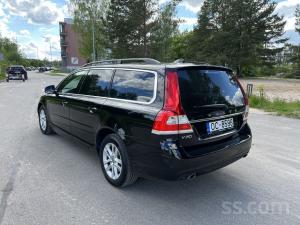 Black Volvo V70 2014 in Riga, with an engine capacity of 2.00 L and mileage of 299 thousand km for 4200 €, photo 7 on AUTOMOTO.COM.LV