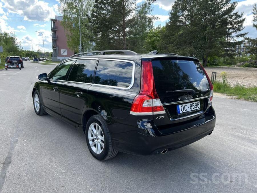 Black Volvo V70 2014 in Riga, with an engine capacity of 2.00 L and mileage of 299 thousand km for 4200 €, photo 7 on AUTOMOTO.COM.LV