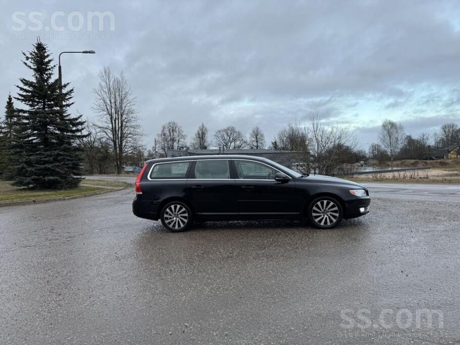 Melns Volvo V70 2014 Cēsis, ar dzinēja tilpumu 1.60 L un nobraukumu 0 tūkst. km par 6900 €, foto 5 vietnē AUTOMOTO.COM.LV