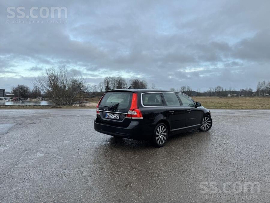 Melns Volvo V70 2014 Cēsis, ar dzinēja tilpumu 1.60 L un nobraukumu 0 tūkst. km par 6900 €, foto 6 vietnē AUTOMOTO.COM.LV