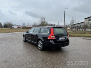 Melns Volvo V70 2014 Cēsis, ar dzinēja tilpumu 1.60 L un nobraukumu 0 tūkst. km par 6900 €, foto 11 vietnē AUTOMOTO.COM.LV