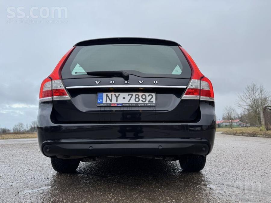 Melns Volvo V70 2014 Cēsis, ar dzinēja tilpumu 1.60 L un nobraukumu 0 tūkst. km par 6900 €, foto 12 vietnē AUTOMOTO.COM.LV