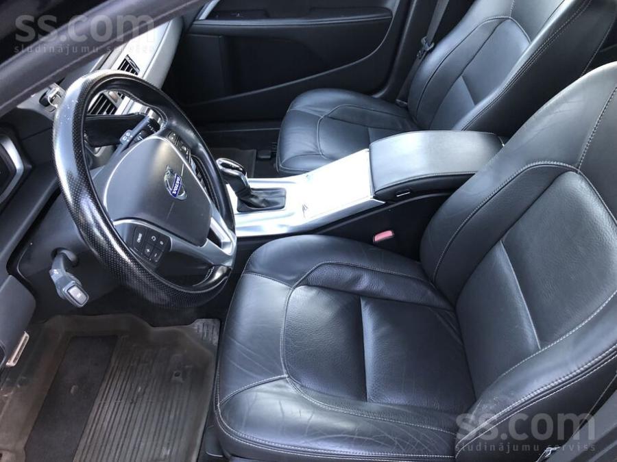 Melns Volvo V70 2014 Ogre, ar dzinēja tilpumu 2.00 L un nobraukumu 0 tūkst. km par 11900 €, foto 13 vietnē AUTOMOTO.COM.LV