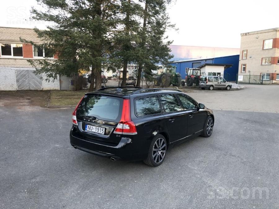 Melns Volvo V70 2014 Ogre, ar dzinēja tilpumu 2.00 L un nobraukumu 0 tūkst. km par 11900 €, foto 34 vietnē AUTOMOTO.COM.LV