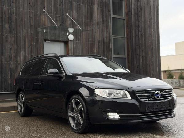 Black Volvo V70 2014 in Utena, with an engine capacity of 1.98 L and mileage of 258 thousand km for 8650 €, photo 1 on AUTOMOTO.COM.LV