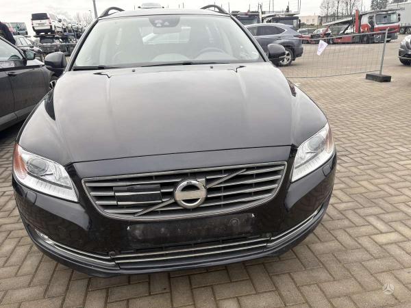 Black Volvo V70 2014 in Taurage, with an engine capacity of 1.97 L and mileage of 340 thousand km for 3900 €, photo 1 on AUTOMOTO.COM.LV