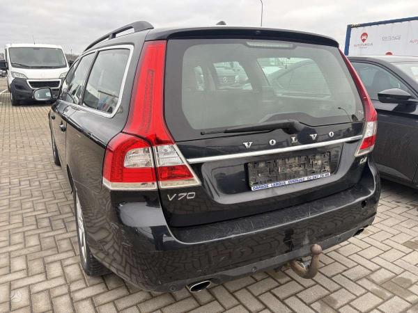 Black Volvo V70 2014 in Taurage, with an engine capacity of 1.97 L and mileage of 340 thousand km for 3900 €, photo 4 on AUTOMOTO.COM.LV