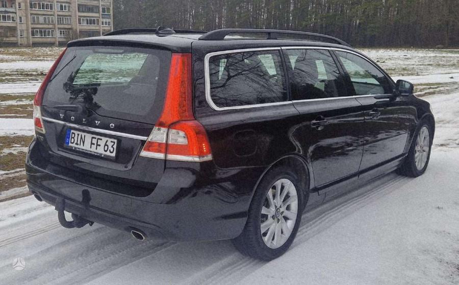 Melns Volvo V70 2014 Raseiniai, ar dzinēja tilpumu 1.97 L un nobraukumu 303 tūkst. km par 6950 €, foto 7 vietnē AUTOMOTO.COM.LV