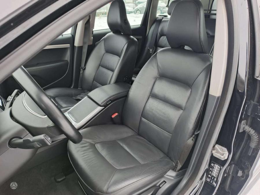 Melns Volvo V70 2014 Utena, ar dzinēja tilpumu 1.98 L un nobraukumu 268 tūkst. km par 7500 €, foto 8 vietnē AUTOMOTO.COM.LV