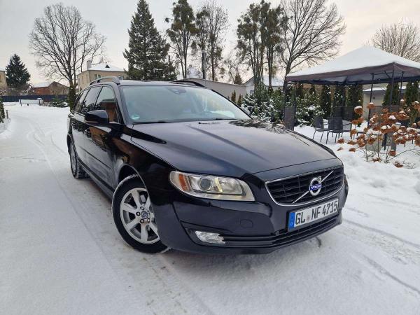 Black Volvo V70 2014 in Prienai, with an engine capacity of 1.98 L and mileage of 269 thousand km for 6499 €, photo 2 on AUTOMOTO.COM.LV