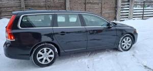 Black Volvo V70 2014 in Jonava, with an engine capacity of 1.97 L and mileage of 220 thousand km for 6850 €, photo 4 on AUTOMOTO.COM.LV