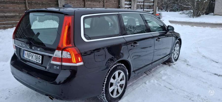 Black Volvo V70 2014 in Jonava, with an engine capacity of 1.97 L and mileage of 220 thousand km for 6850 €, photo 5 on AUTOMOTO.COM.LV