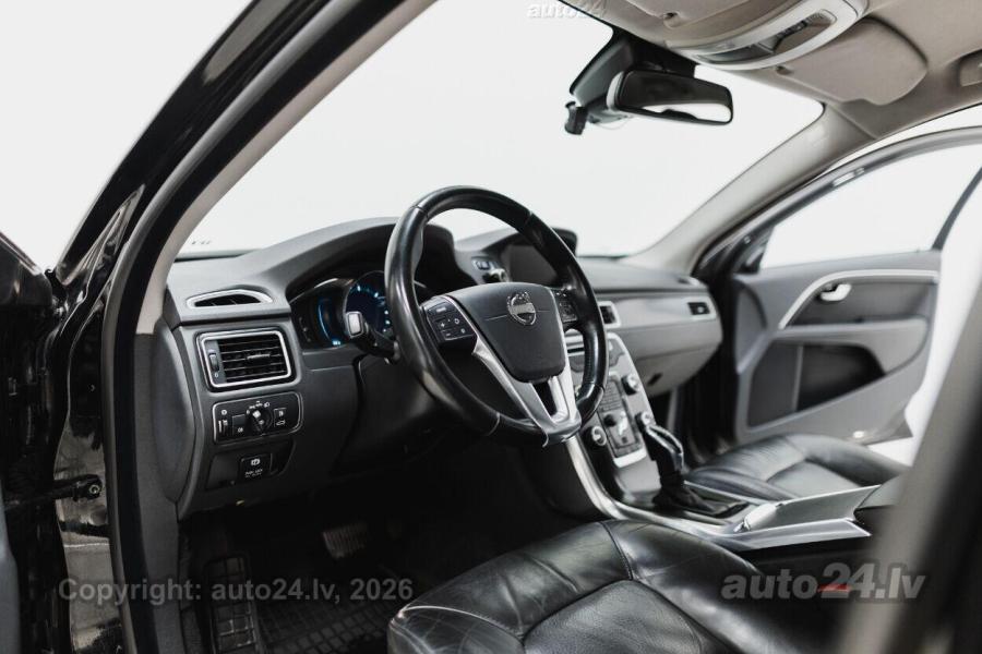 Melns Volvo V70 2014 Tallina, ar dzinēja tilpumu 2.00 L un nobraukumu 251 tūkst. km par 7990 €, foto 11 vietnē AUTOMOTO.COM.LV