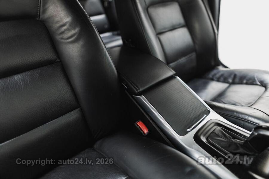 Melns Volvo V70 2014 Tallina, ar dzinēja tilpumu 2.00 L un nobraukumu 251 tūkst. km par 7990 €, foto 26 vietnē AUTOMOTO.COM.LV