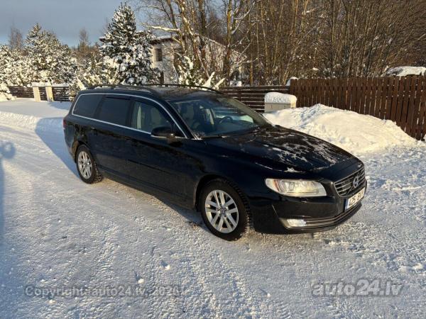 Black Volvo V70 2014 in Tallinn, with an engine capacity of 2.40 L and mileage of 221 thousand km for 8500 €, photo 8 on AUTOMOTO.COM.LV